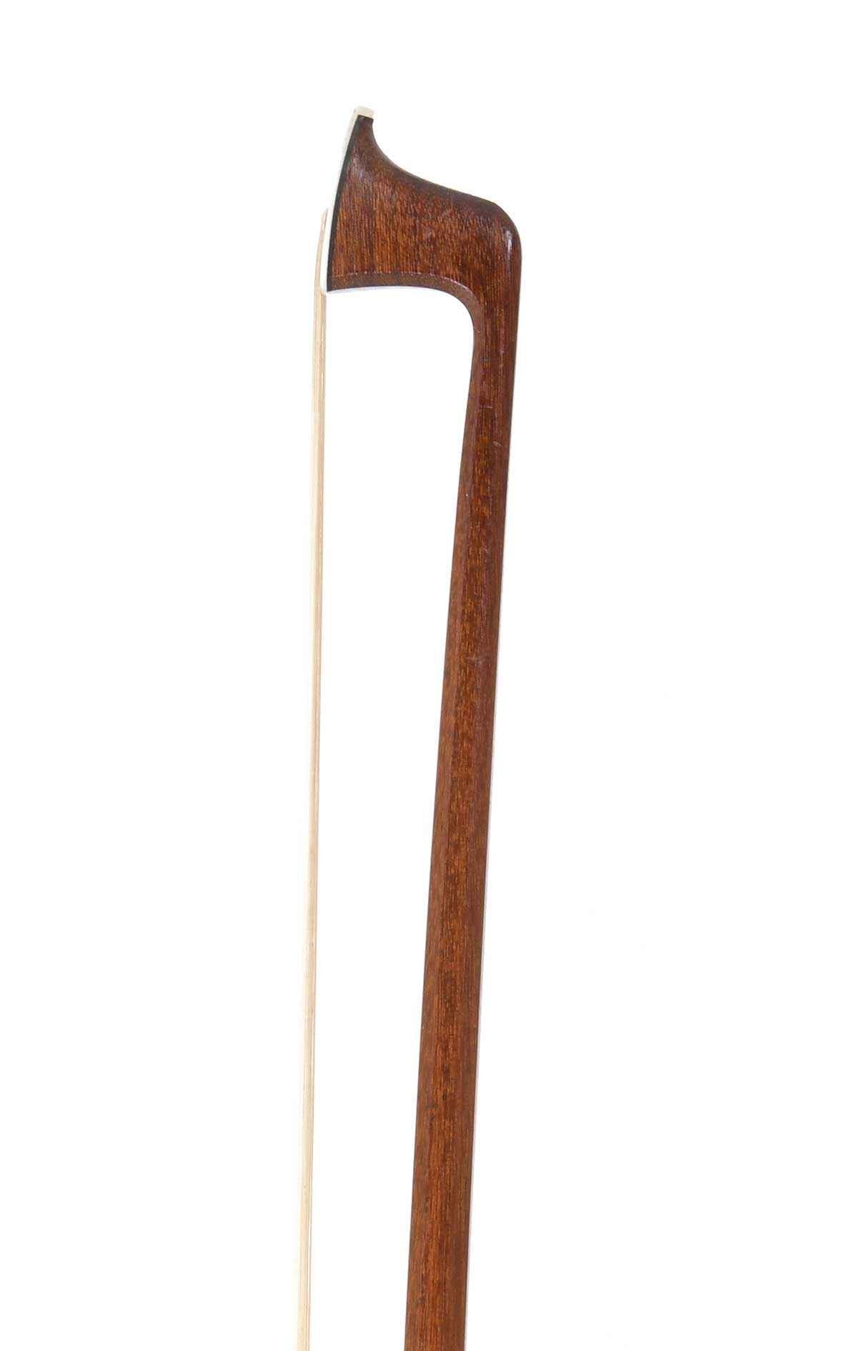 H. R. Pfretzschner Markneukirchen: gold mounted violin bow